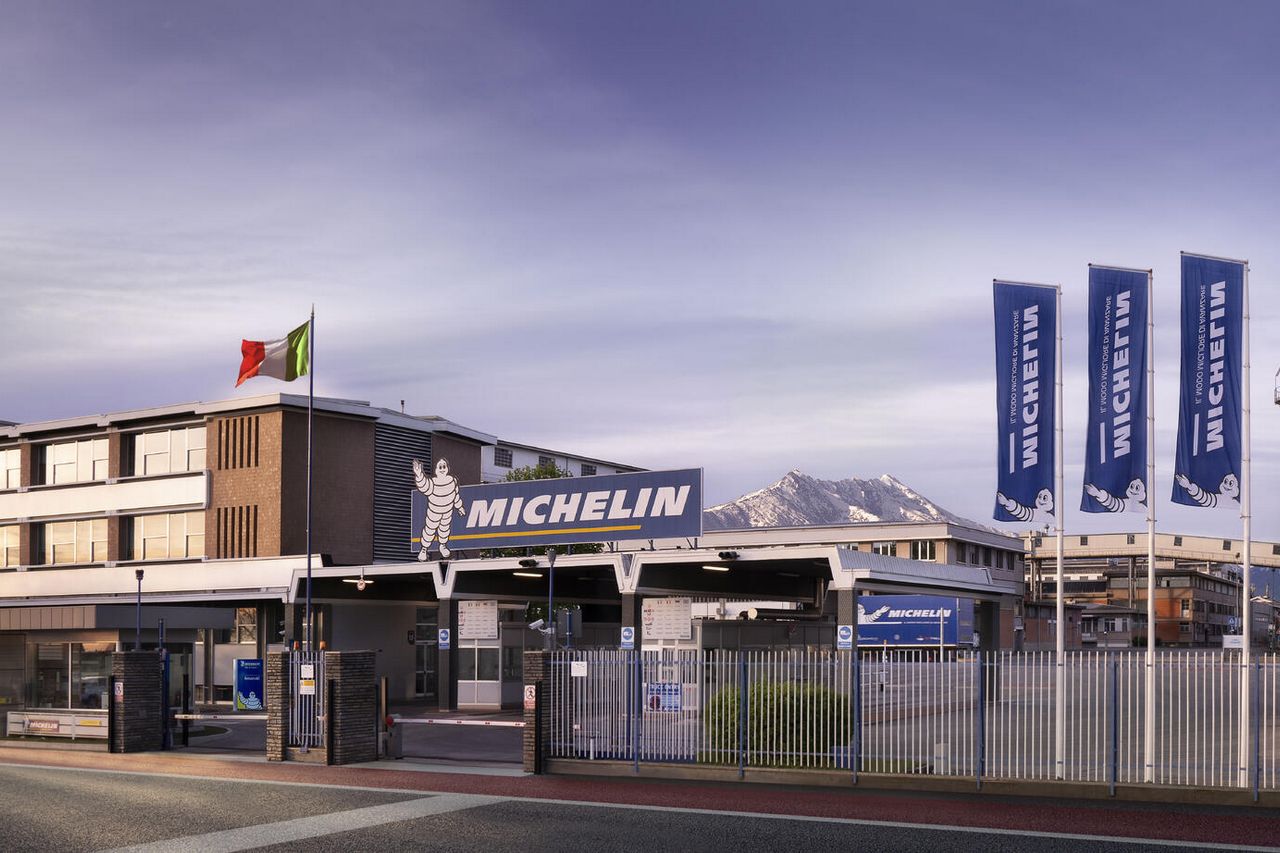 Le poids lourd plombe les ventes de Michelin